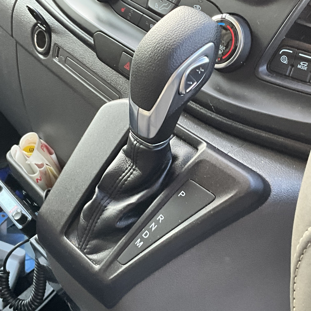 TRUCKS, VEHICLES and SHIPPING CONTAINERS ONLINE SALE - TVA