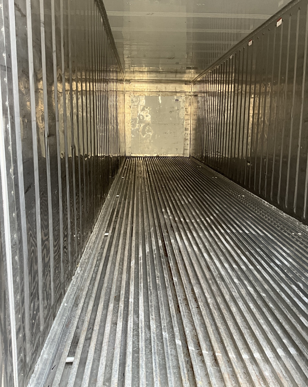 TRUCKS, VEHICLES and SHIPPING CONTAINERS ONLINE SALE - TVA